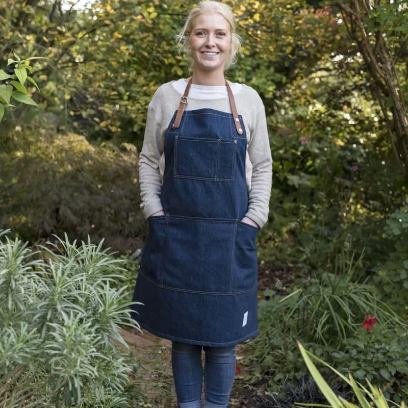 Risdon & Risdon Original Apron With Leather Straps • The British Emporium